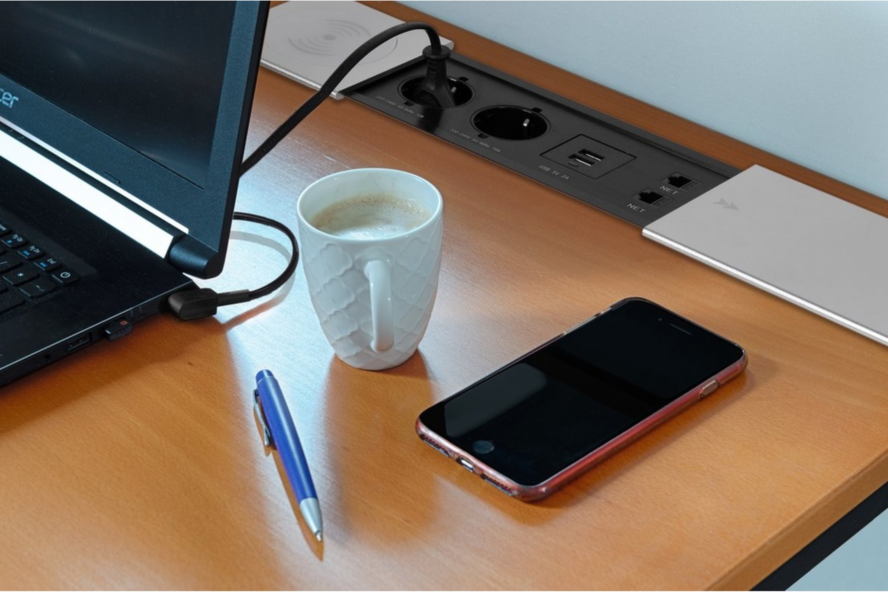 Bureaustopcontact zilver met 2 stopcontacten, 2 USB poorten, 2 ...